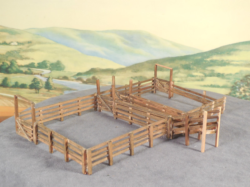 HO 1:87 BUILT Model Wood Craftsman CATTLE PEN STOCKADE with LOADING ...