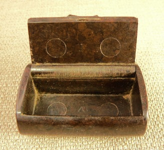 trevgard31 : VINTAGE BAKELITE SNUFF BOX