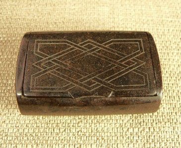 trevgard31 : VINTAGE BAKELITE SNUFF BOX