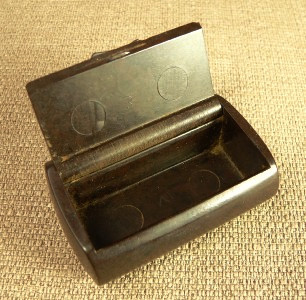 trevgard31 : VINTAGE BAKELITE SNUFF BOX