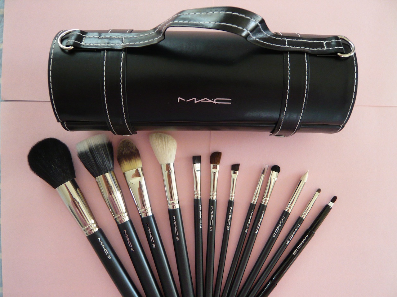 Beauty Express 12 piece Mac Brushes With MAC Brush Case
