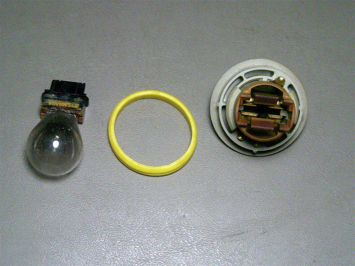 96-00 Voyager Caravan Country 98-03 Durango Tail Light OR Reverse ...